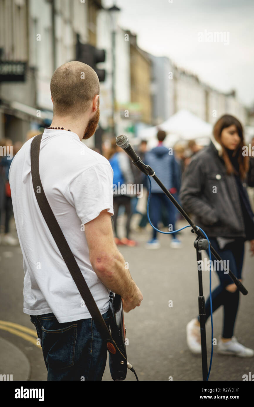 A street musician performing hi-res stock photography and images - Alamy