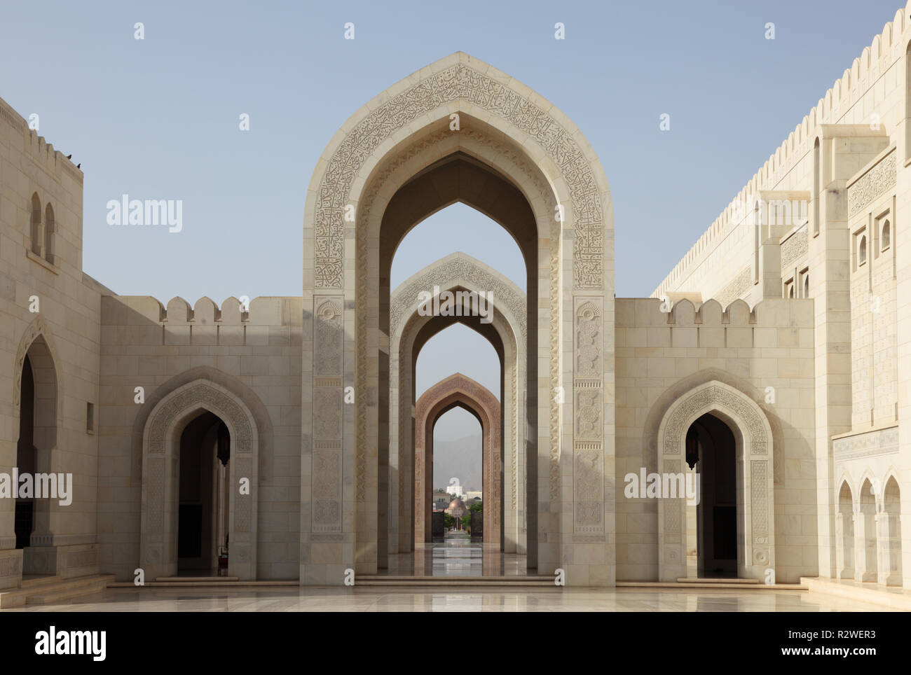 Islam mosque arabian oman arc hi-res stock photography and images - Alamy