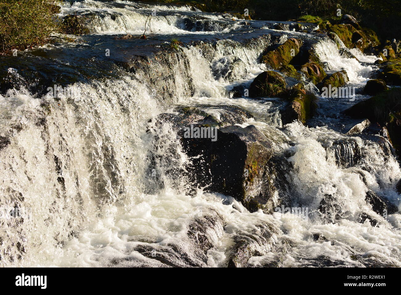 River waterfall flow hi-res stock photography and images - Alamy
