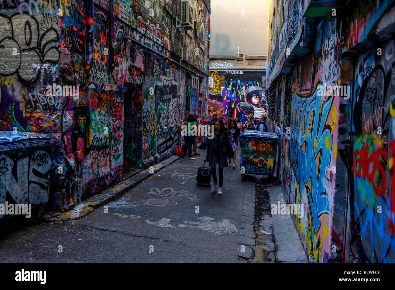 Street Art in Hosier Lane - Melbourne Stock Photo - Alamy