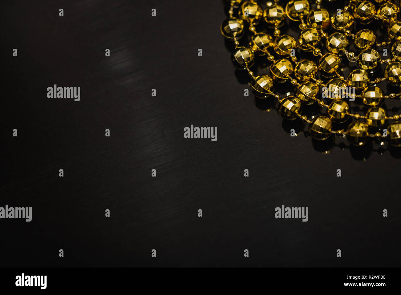 Golden Christmas tree chain motive. Seasonal decoration and background ...