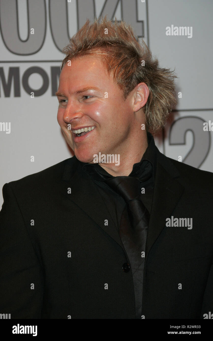 JASON COWAN TV MOMENTS 2004 BBC TELEVISION CENTRE LONDON ENGLAND 22 ...