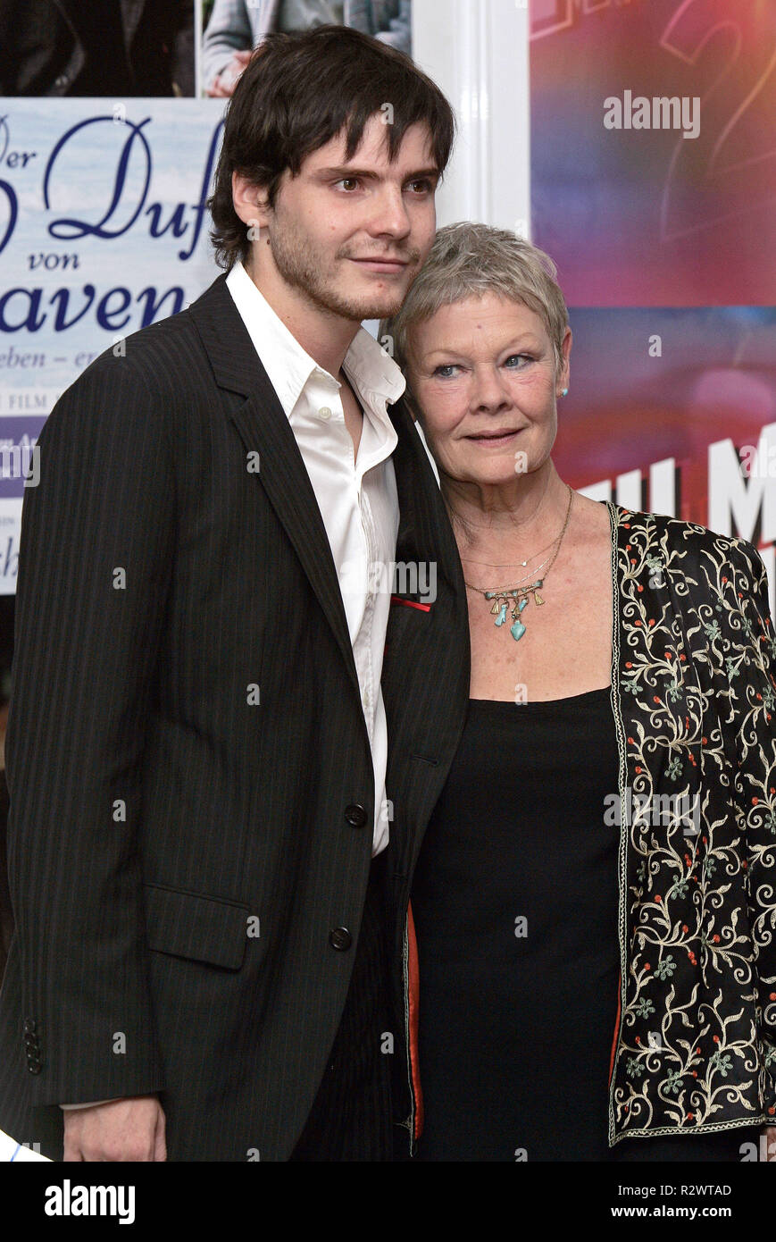 Dame judy dench actress hi-res stock photography and images - Alamy