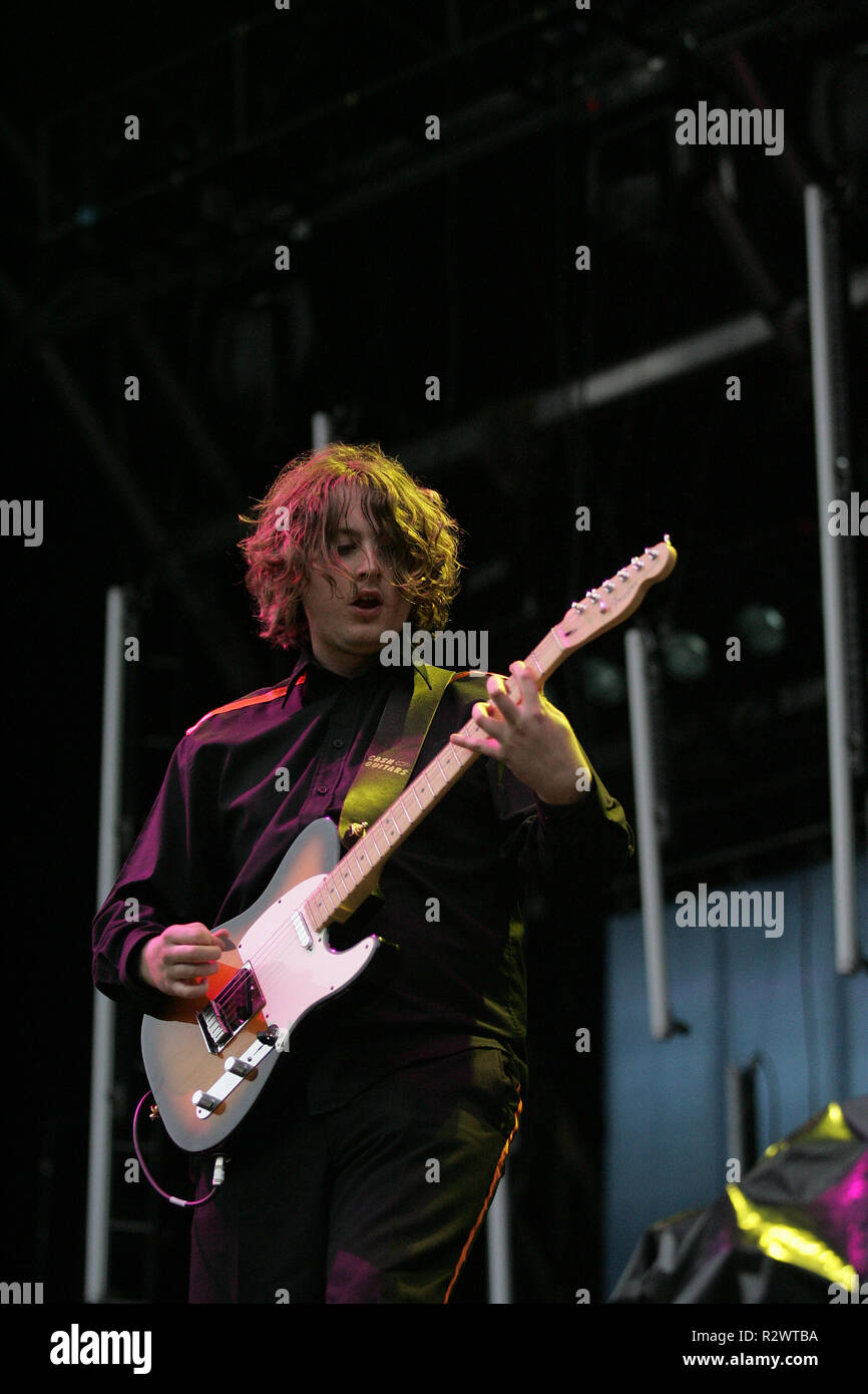 DAVID MCCABE THE ZUTONS HULL KC STADIUM 05 July 2005 Stock Photo - Alamy