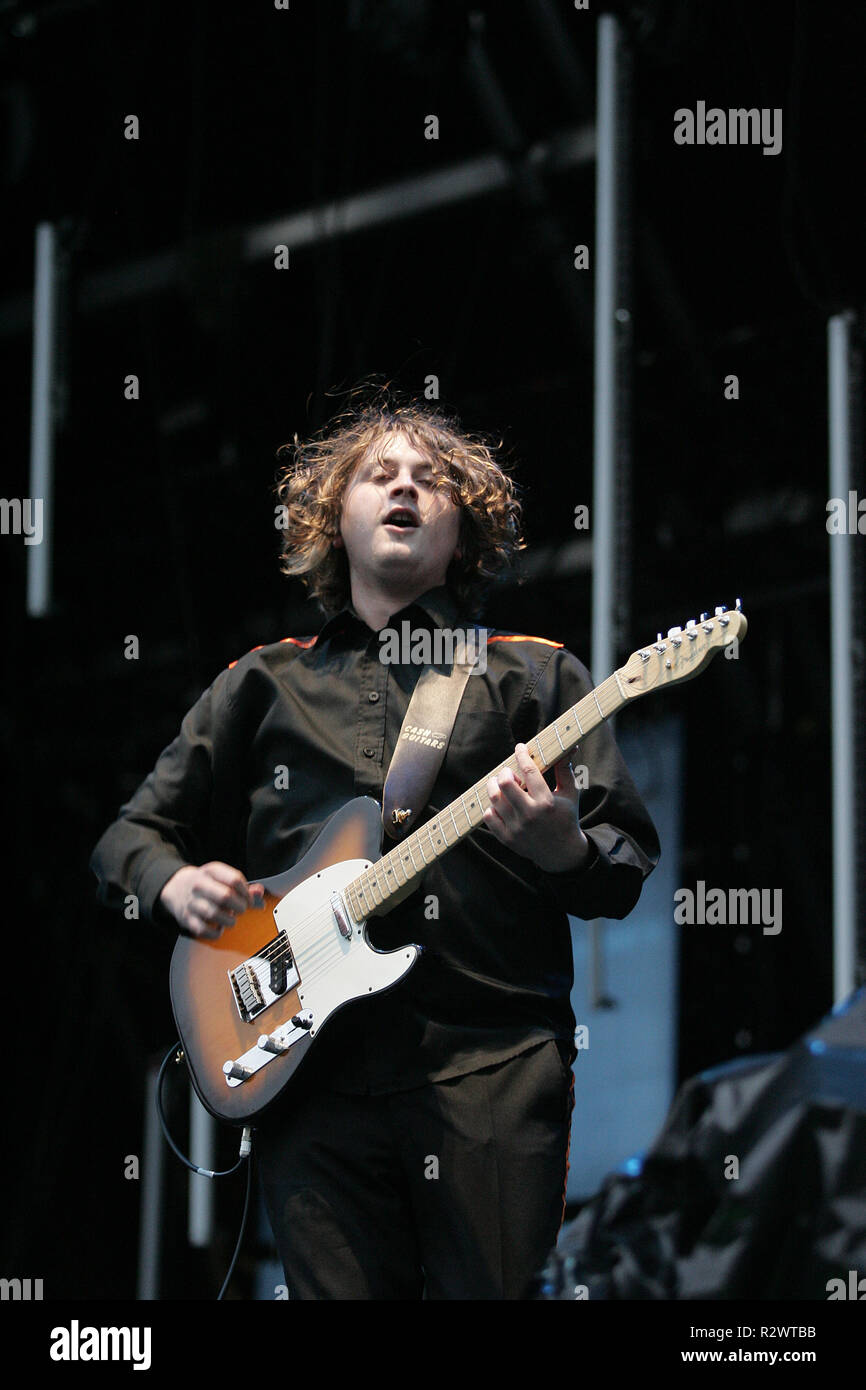 DAVID MCCABE THE ZUTONS HULL KC STADIUM 05 July 2005 Stock Photo - Alamy