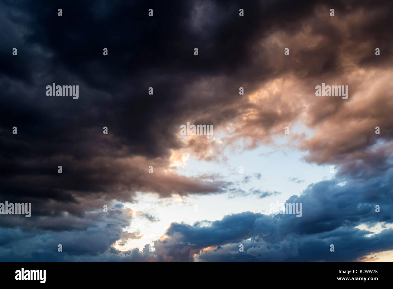 Dramatic evening sky with dark stormy clouds Stock Photo - Alamy