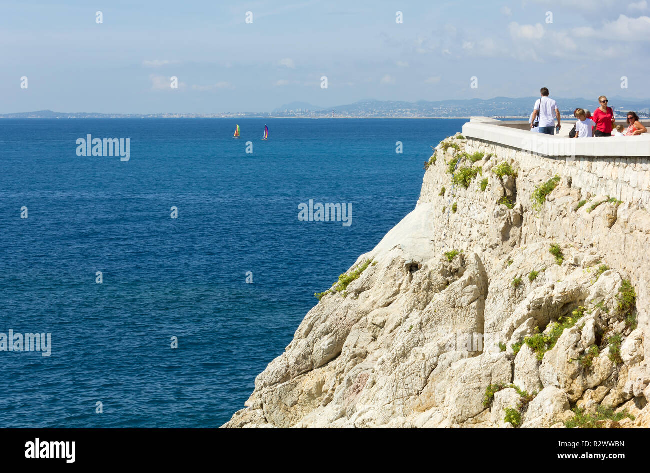 Parapet walk hi-res stock photography and images - Alamy