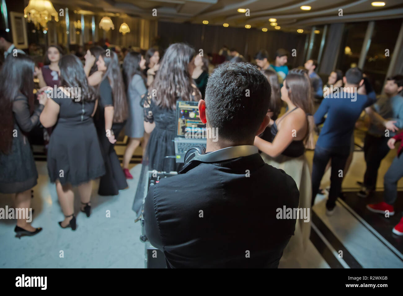 Concert scream crowd hi-res stock photography and images - Alamy