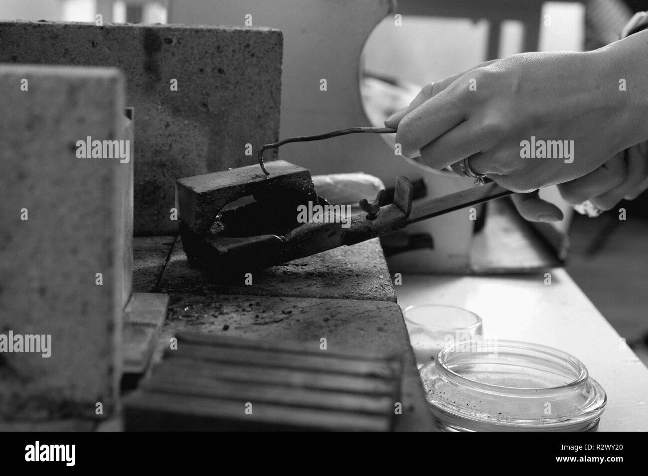 Jeweler at work, crafting in a jewelry workshop Stock Photo - Alamy
