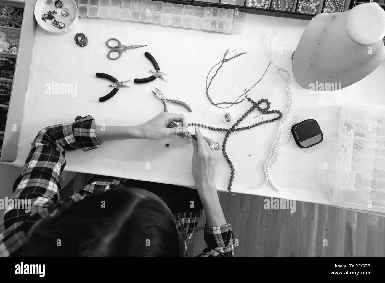 Jeweler at work, crafting in a jewelry workshop Stock Photo - Alamy