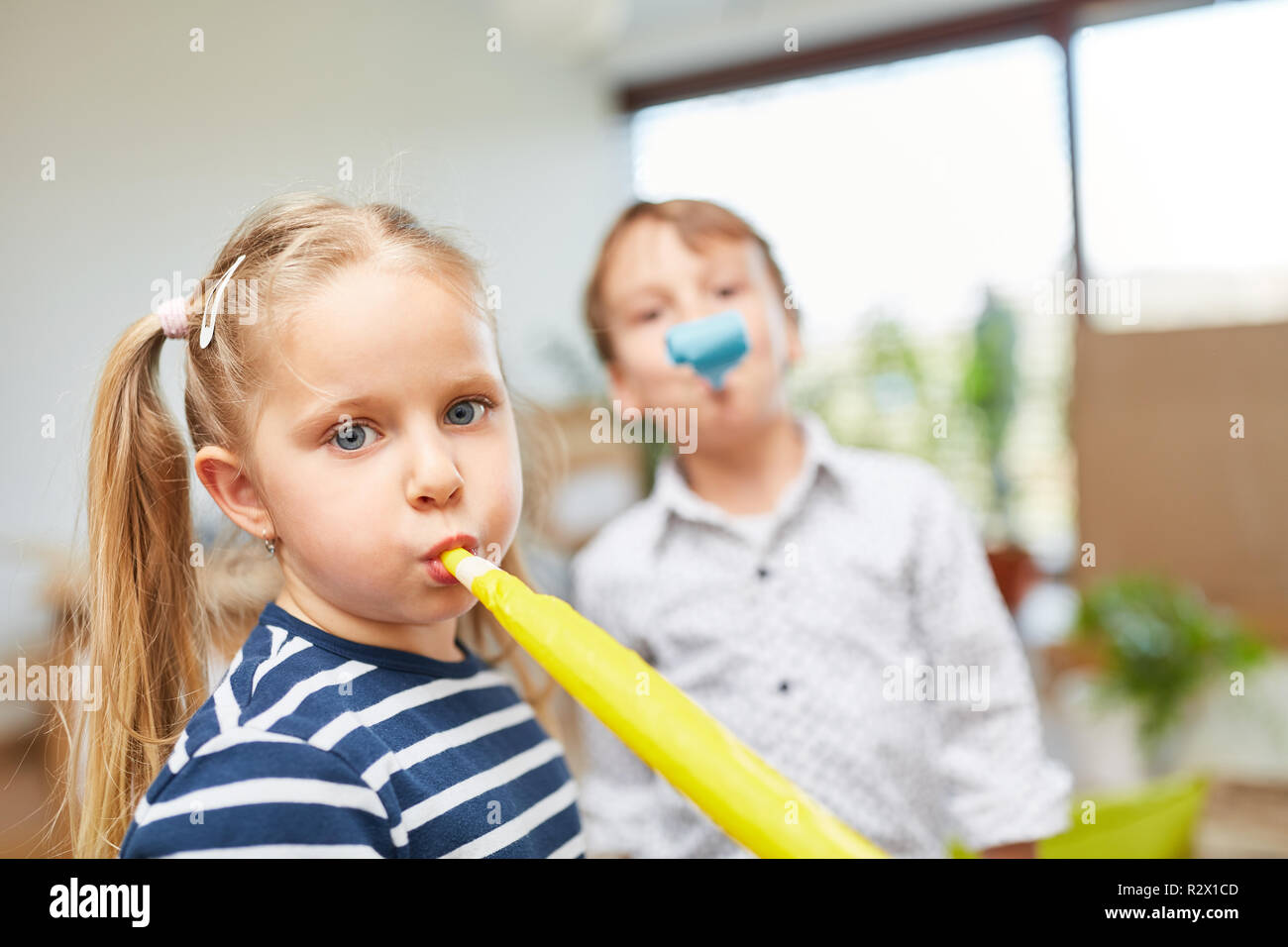 Birthday party for kids hi-res stock photography and images - Alamy