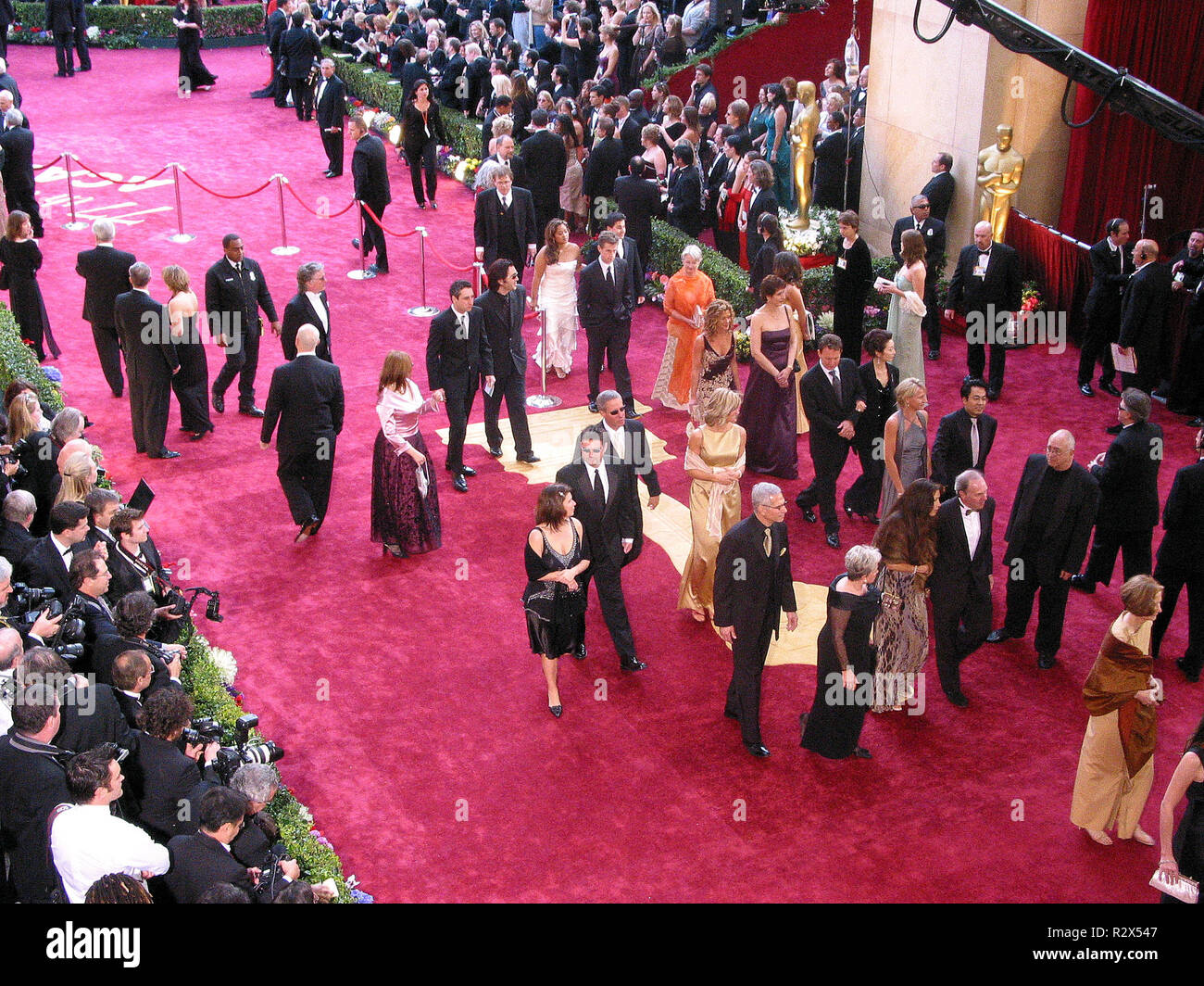 RED CARPET OSCAR ARRIVALS 77TH ACADEMY AWARDS ARRIVALS KODAK THEATRE ...