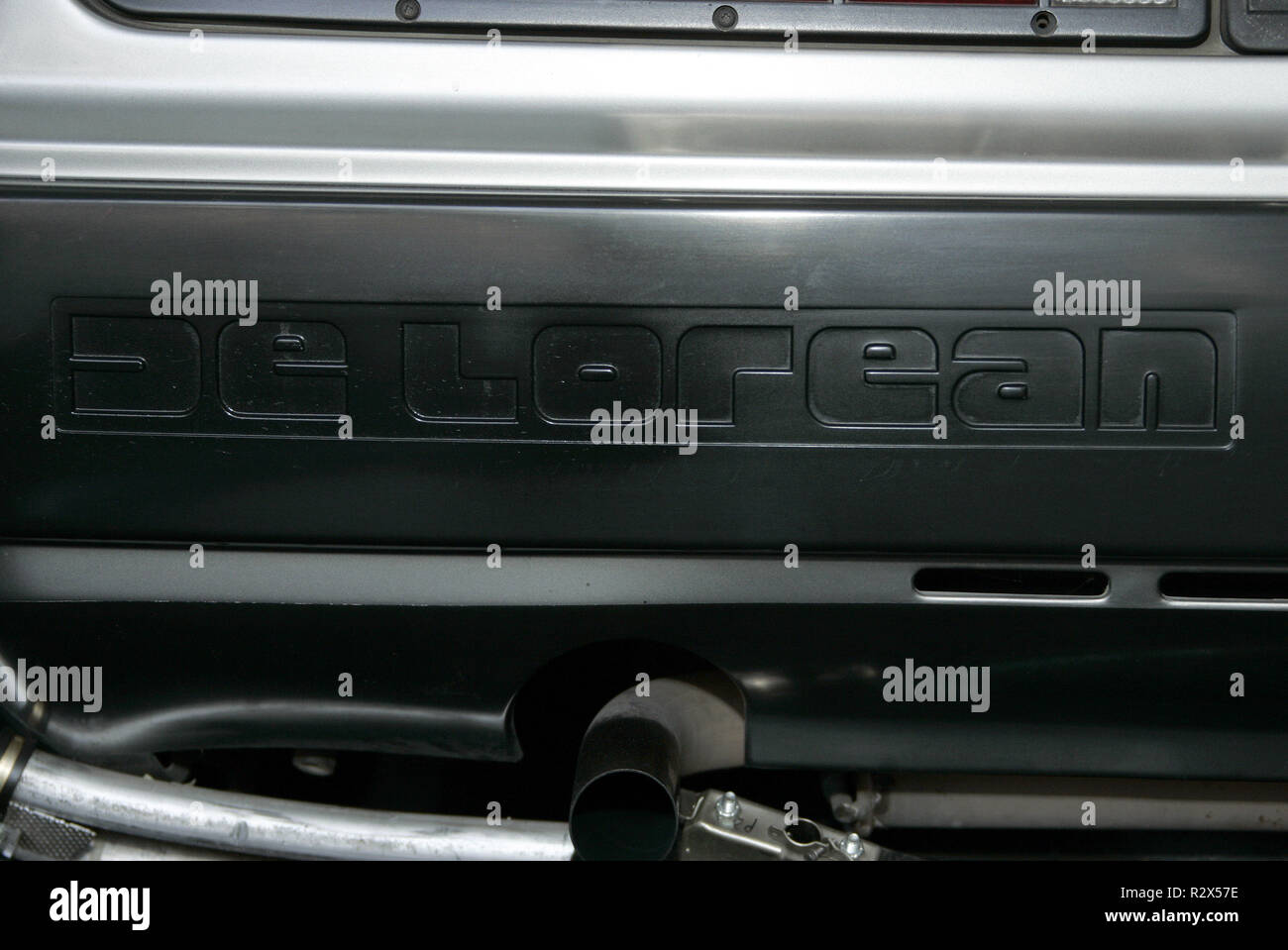 DELOREAN DMC-12 (BACK TO THE FUTURE TRILOGY) GEORGE BARRIS COLLECTION ...