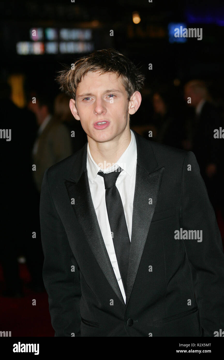 JAMIE BELL KING KONG FILM PREMIER ODEON LEICESTER SQUARE LONDON ENGLAND ...