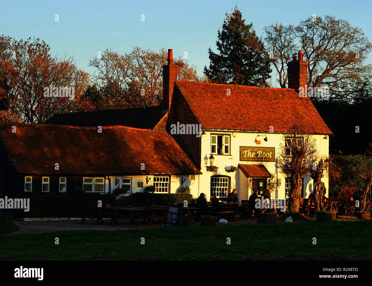 The boot pub sarratt hi-res stock photography and images - Alamy