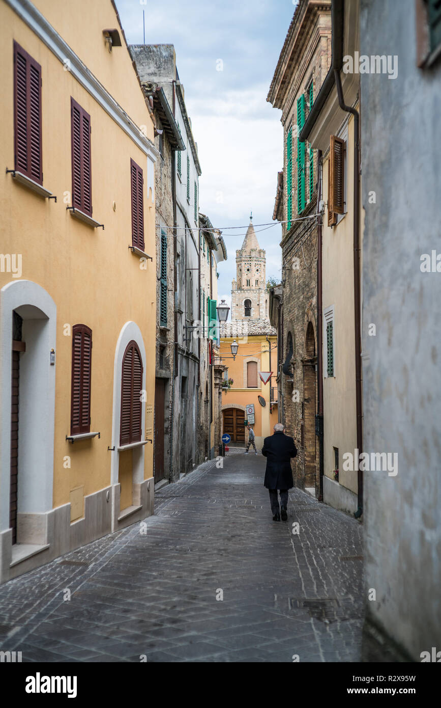 Bell tower cathedral atri abruzzo hi-res stock photography and images ...