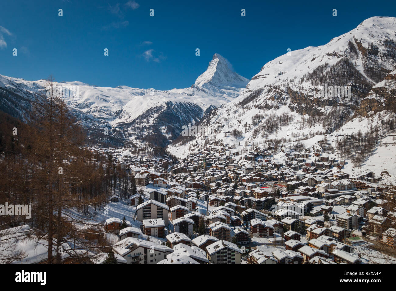 Cityscape of Zermatt with famous Matterhorn mountain in the background ...