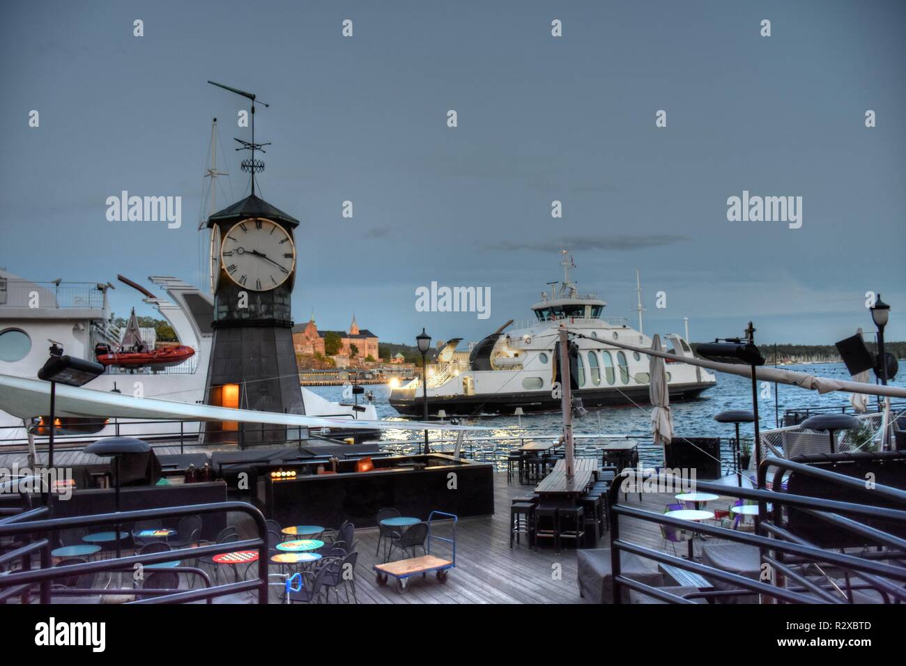 Oslo, Rathaus, Hafen, Stadthafen, Ostturm, Westturm, Glockenspiel ...