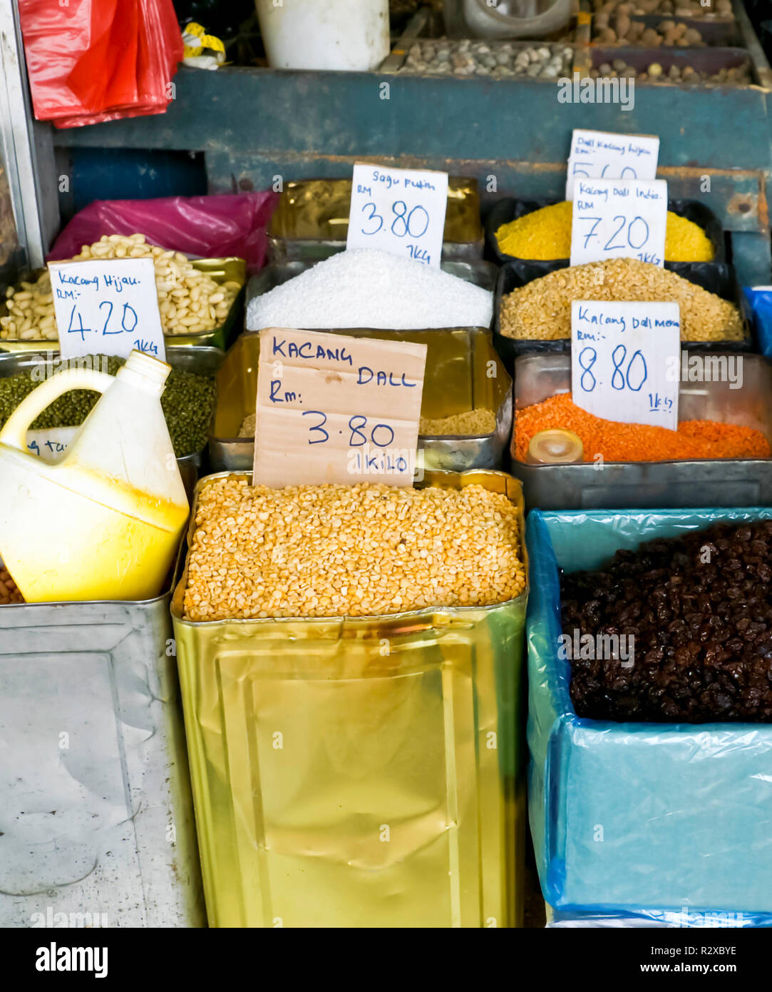 Sold and weighed hi-res stock photography and images - Alamy