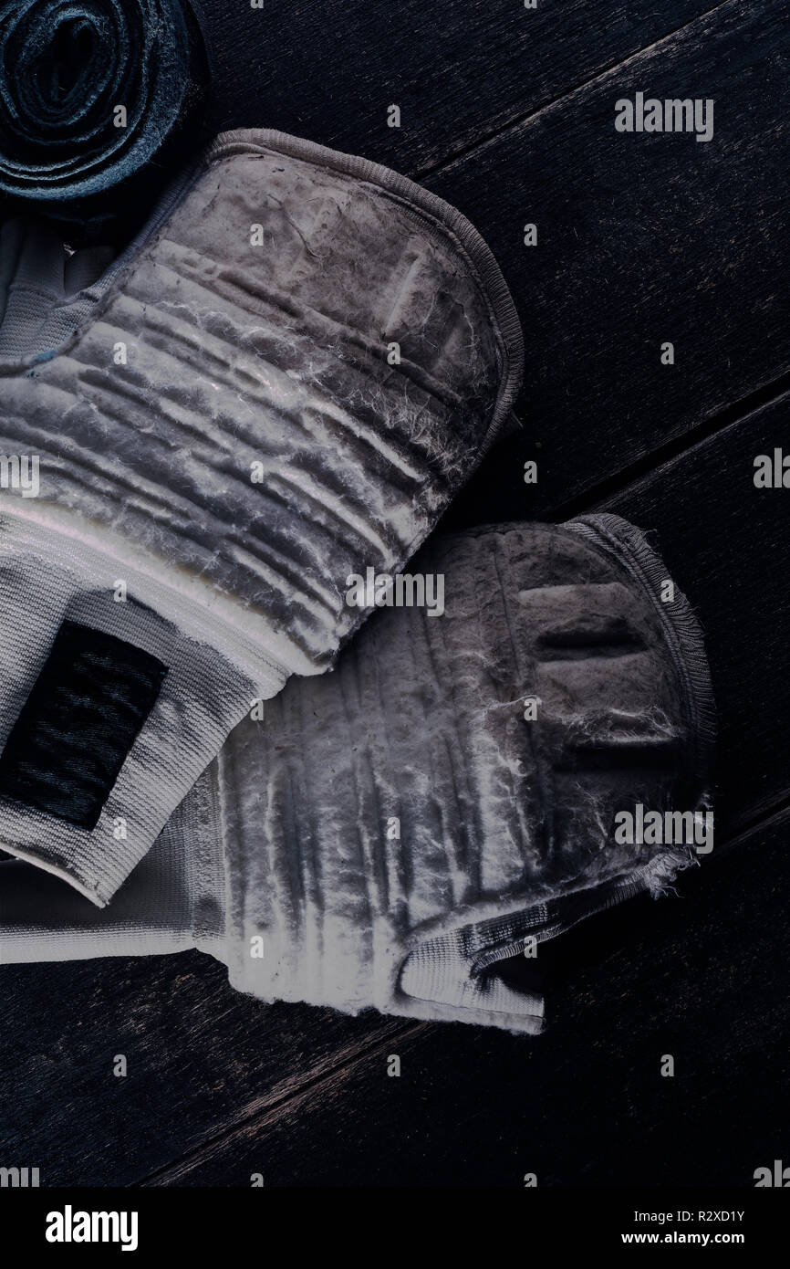 Hand Bandage Stock Photos & Hand Bandage Stock Images - Alamy