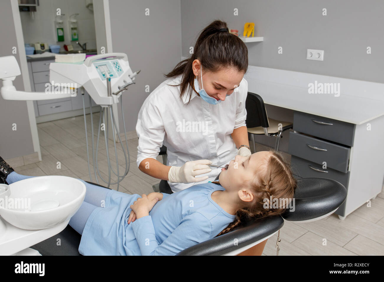 Girl having check up doctor hi-res stock photography and images - Alamy