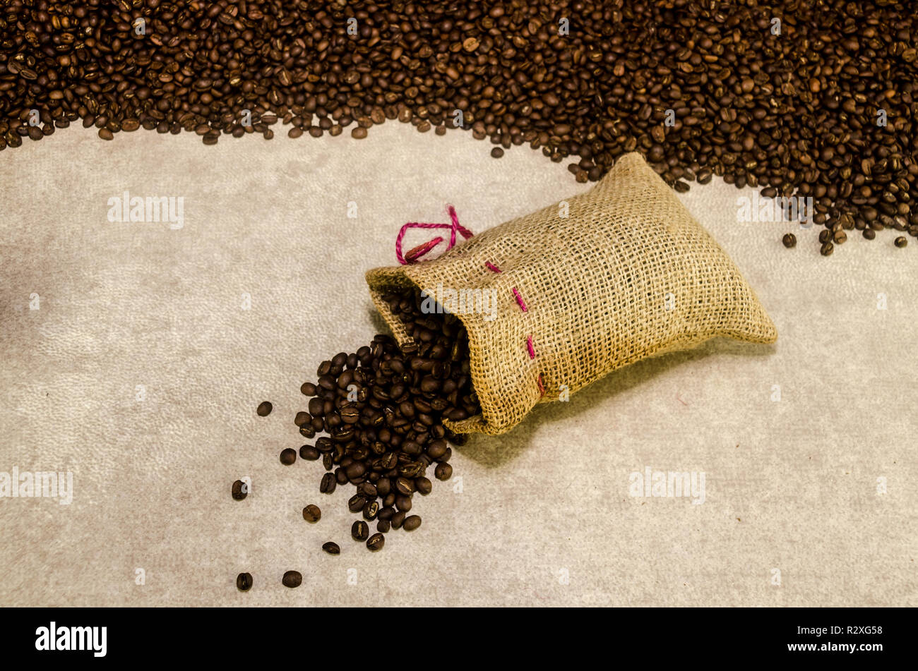 Traditional mexican yute bag handcraft with coffee Stock Photo - Alamy