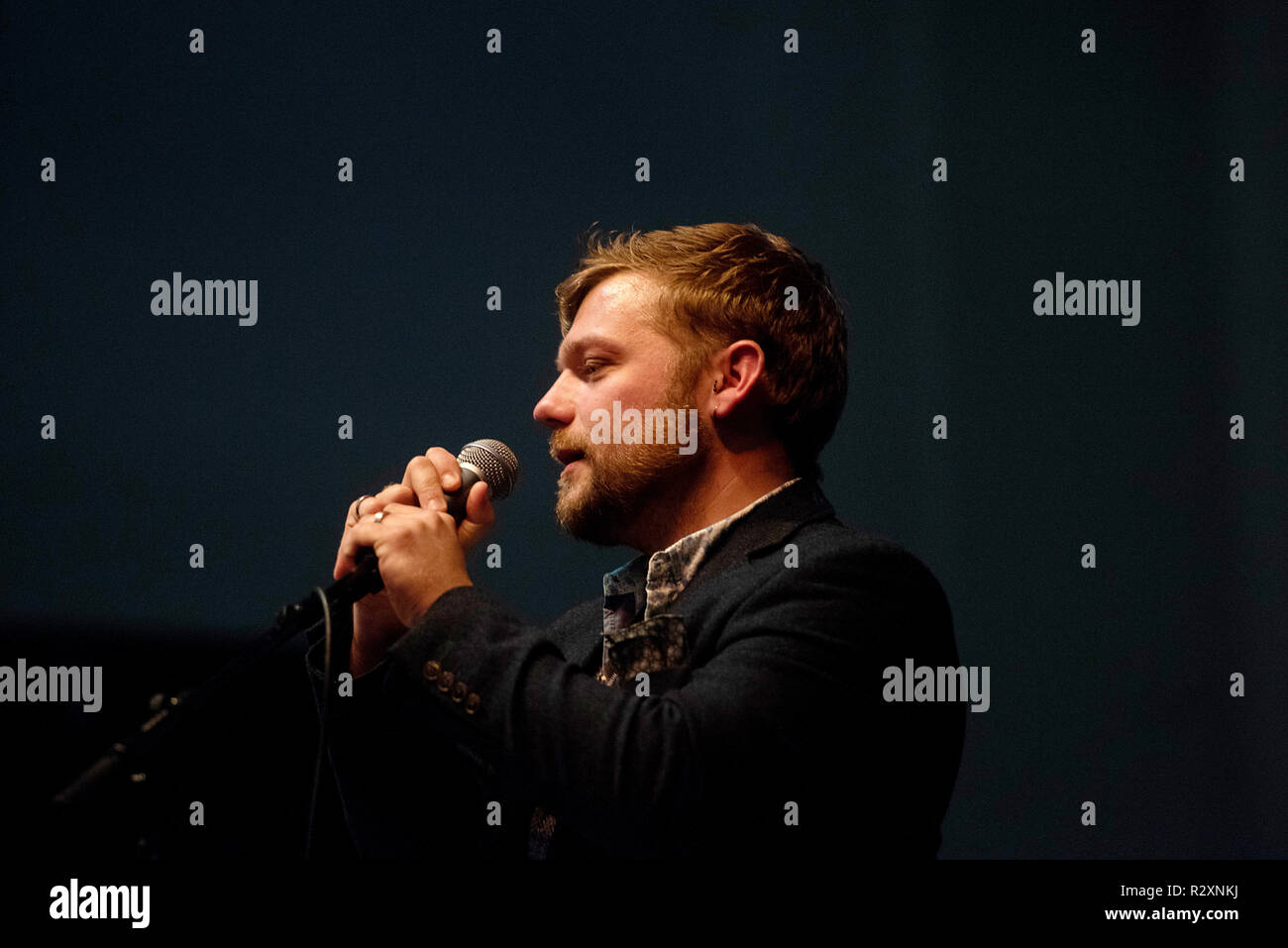 Centaur november meeting cheltenham racecourse hi-res stock photography ...