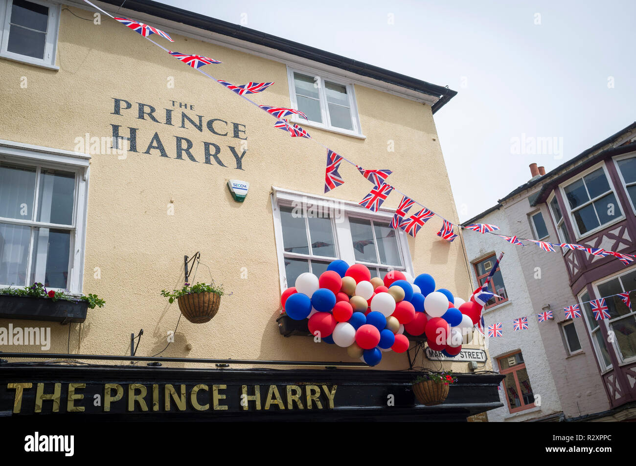 The Prince Harry pub decorated with balloons and bunting for the Royal ...