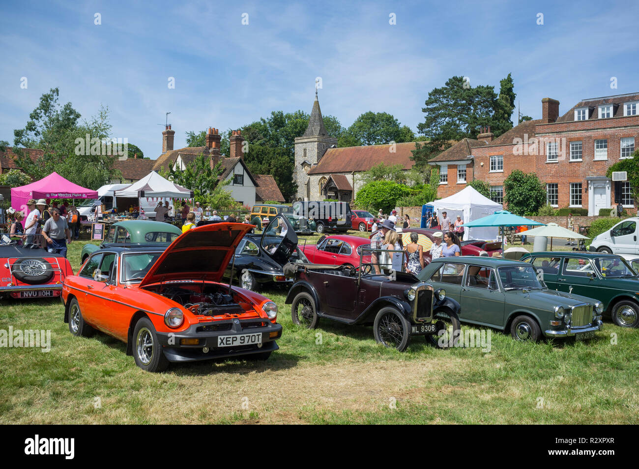 Yattendon classic vehicle rally hi-res stock photography and images - Alamy