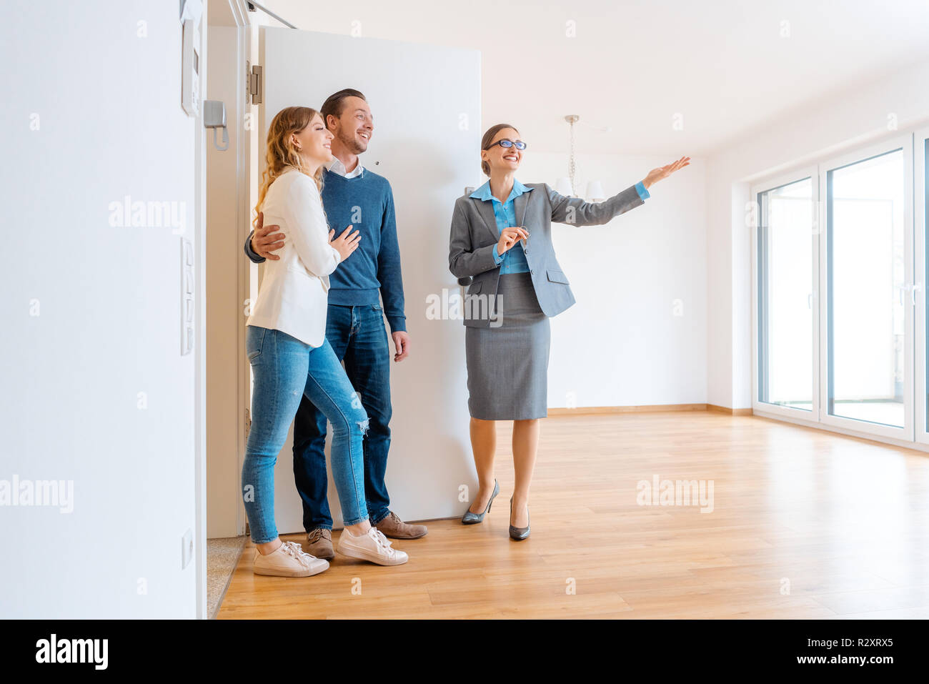 Couple renting house hi-res stock photography and images - Alamy