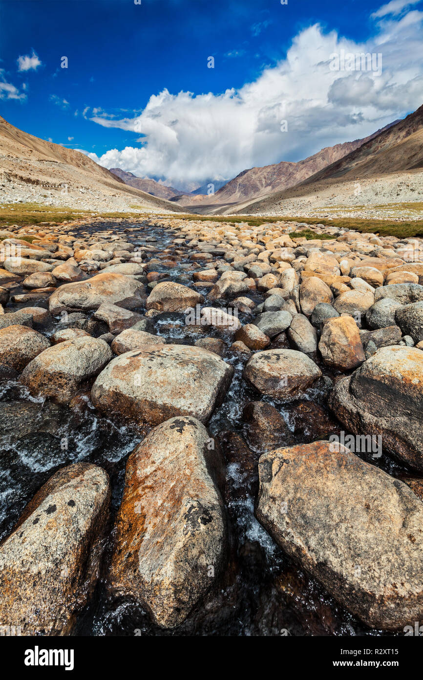 Stream with stones hi-res stock photography and images - Alamy