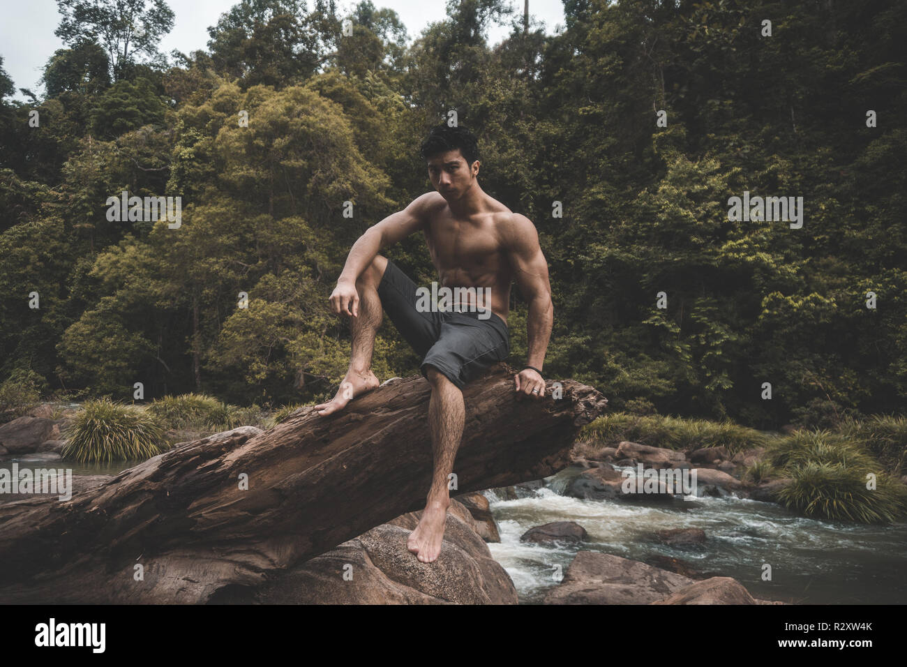 River relax relaxing tree sitting hi-res stock photography and images ...