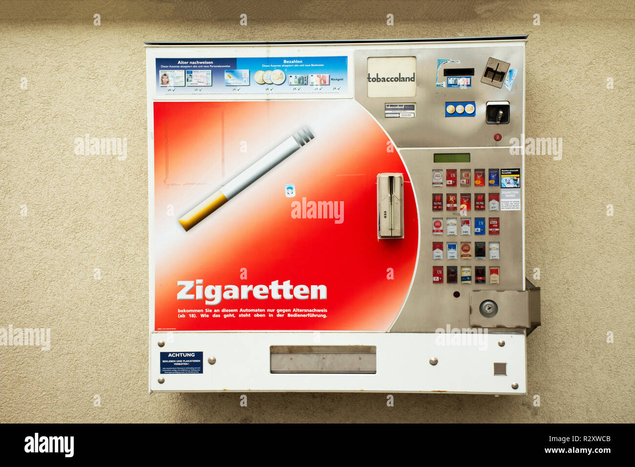 Electronic tobacco vending machine hi-res stock photography and images ...