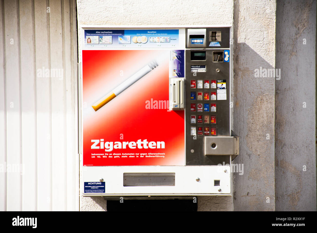 Electronic tobacco vending machine hi-res stock photography and images ...