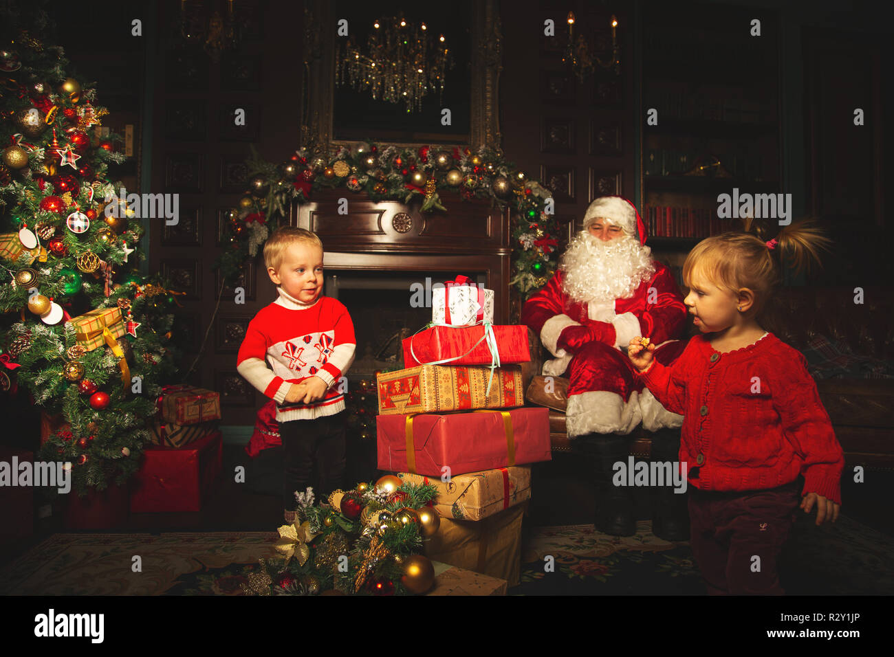 Real santa claus hi-res stock photography and images - Alamy