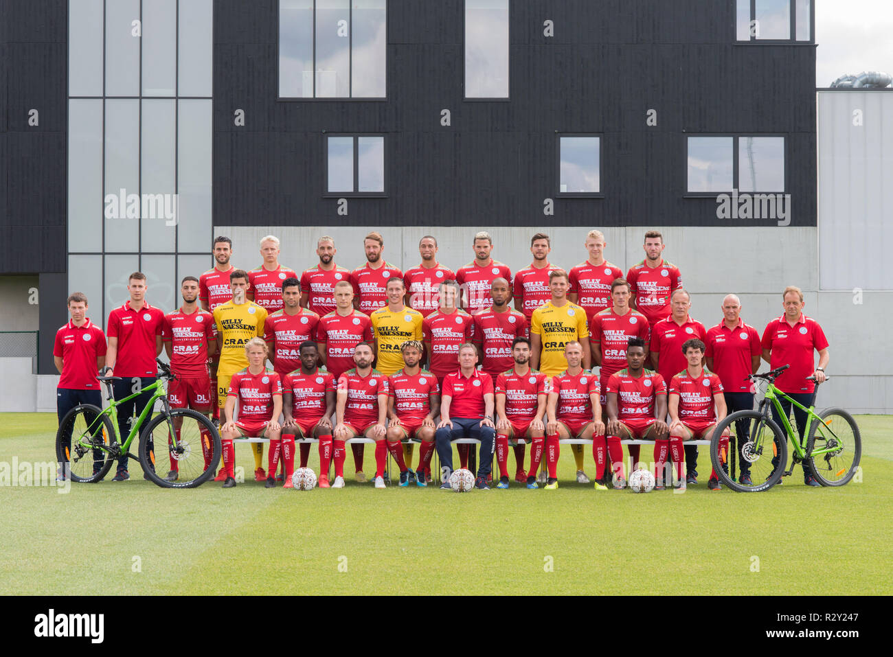 Marco sandy front row l r hi-res stock photography and images - Alamy