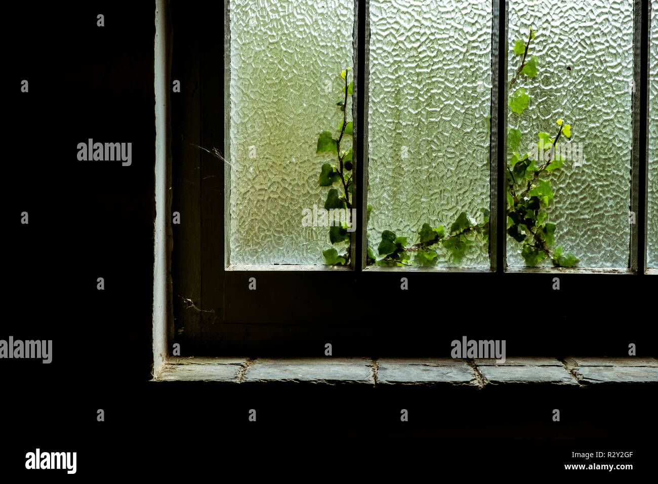 Crackle effect hi-res stock photography and images - Alamy