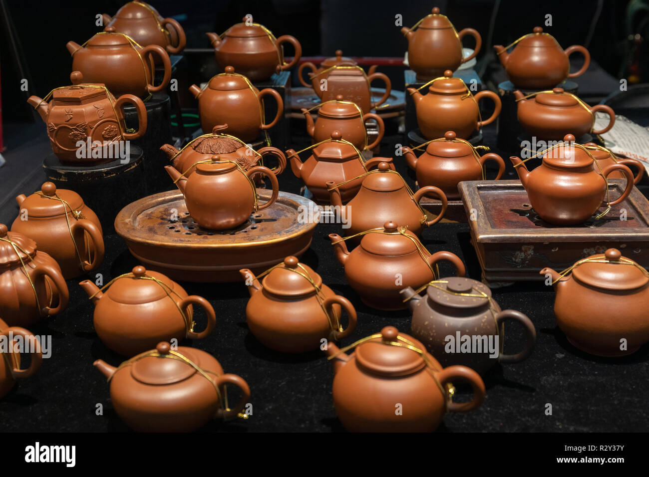 Taiwan teapots hi-res stock photography and images - Alamy