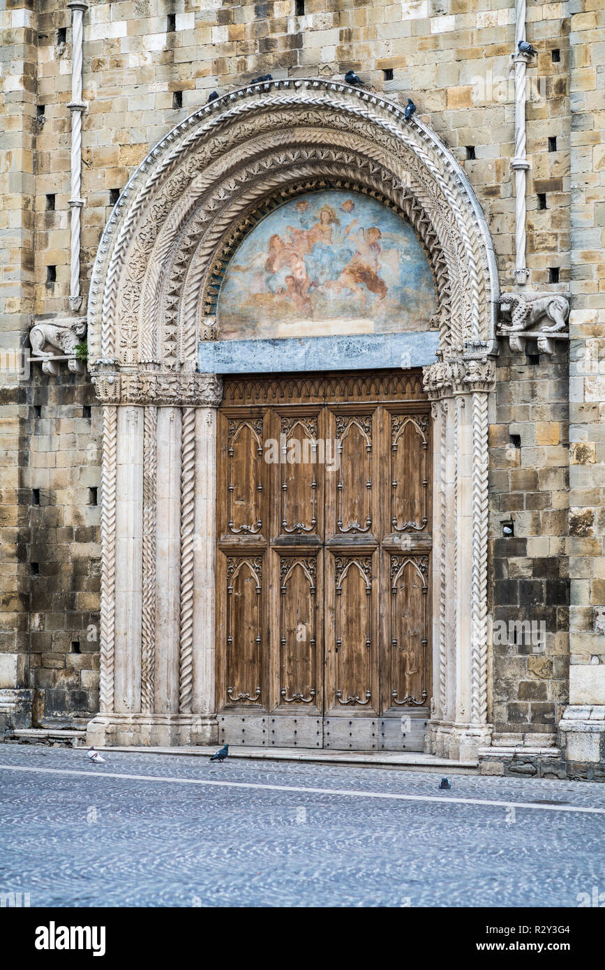 Bell tower cathedral atri abruzzo hi-res stock photography and images ...