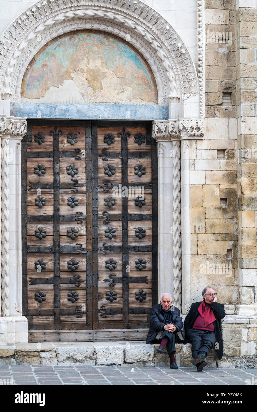 Bell tower cathedral atri abruzzo hi-res stock photography and images ...
