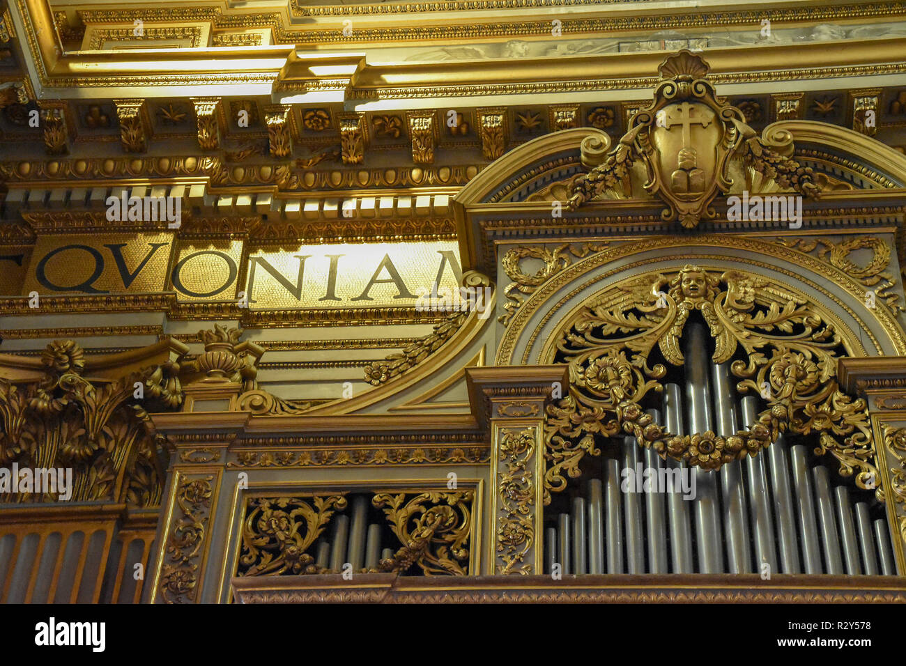 Pipe organ inside hi-res stock photography and images - Alamy