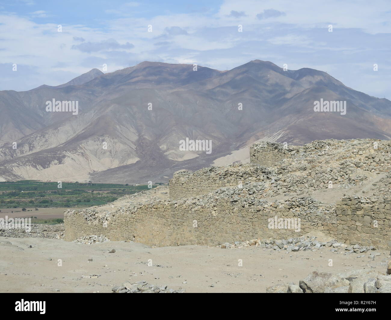 Chanquillo - ancient monumental complex Peru Stock Photo - Alamy
