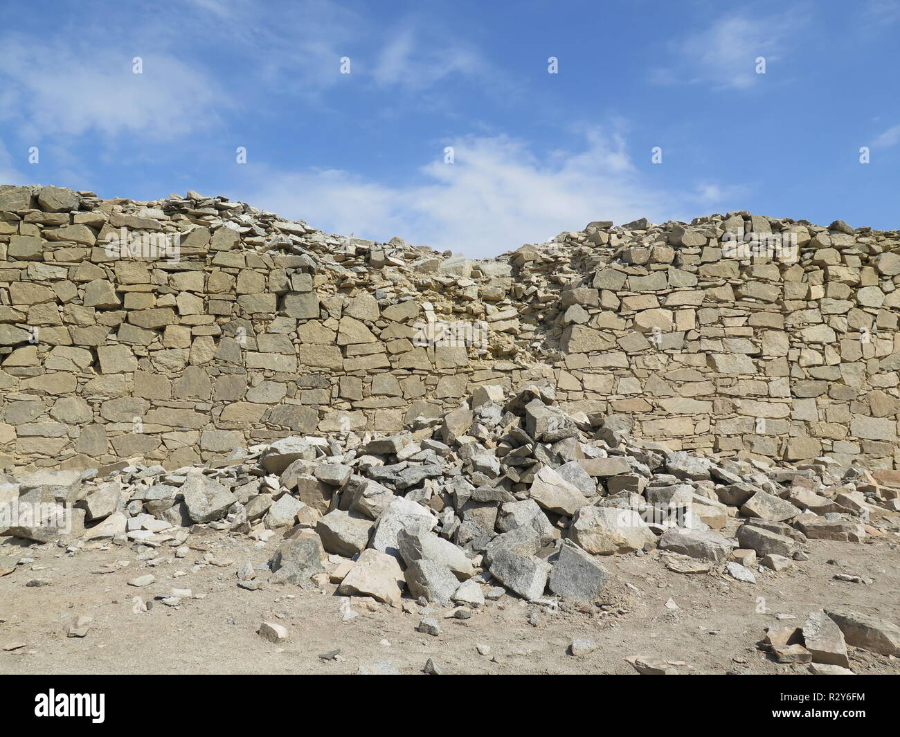 Chanquillo - ancient monumental complex Peru Stock Photo - Alamy