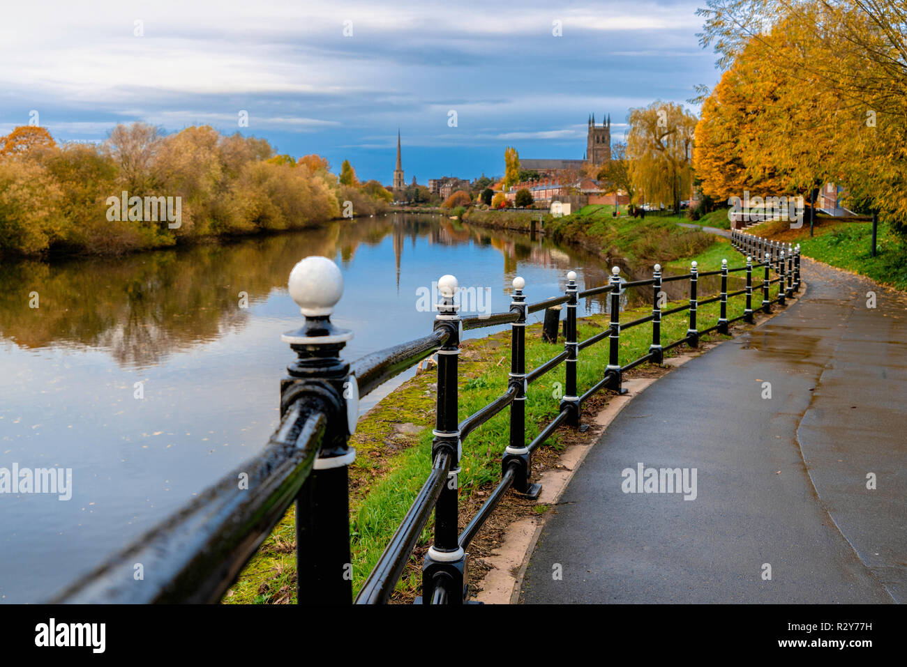 Worcester cathedral river view hi-res stock photography and images - Alamy