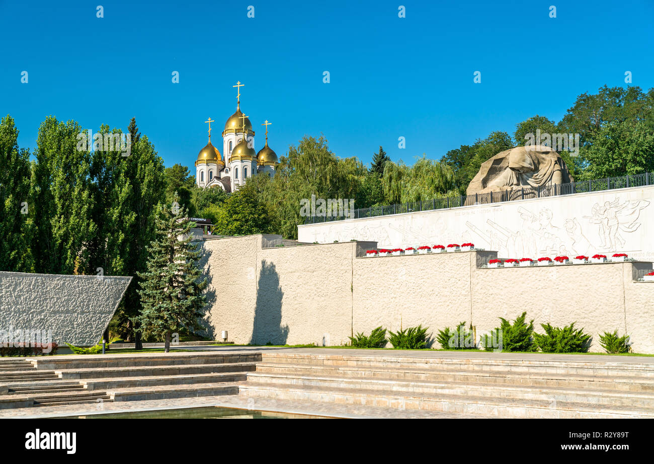 The Grieving Mother, a statue on the Mamayev Kurgan in Volgograd ...