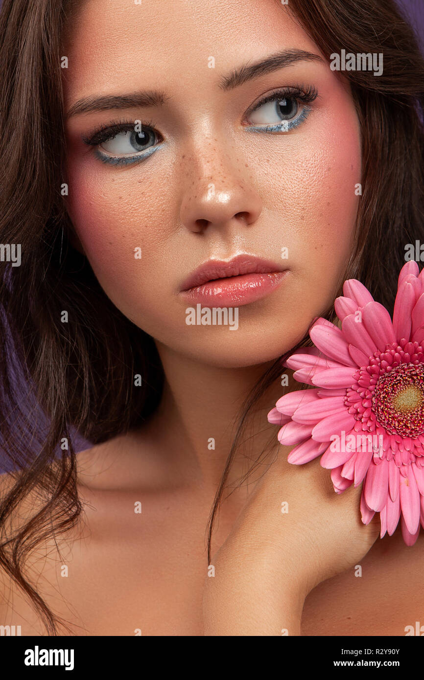 Gorgeous makeup hi-res stock photography and images - Alamy