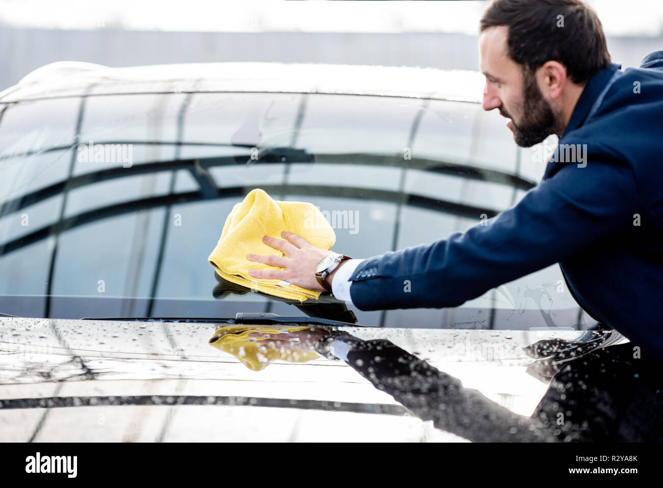 Car windscreen cloth hi-res stock photography and images - Alamy