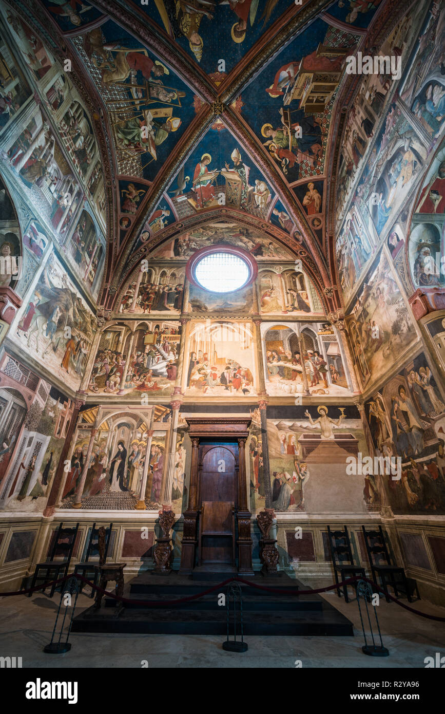 Catedral Atri Abruzos 60 Cathedral Of Atri Stock Photos, High Res
