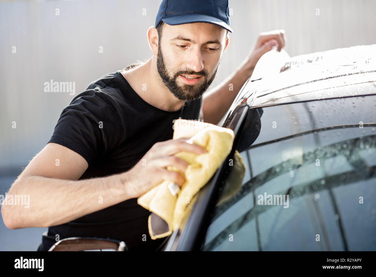 Hand wipes window hi-res stock photography and images - Alamy