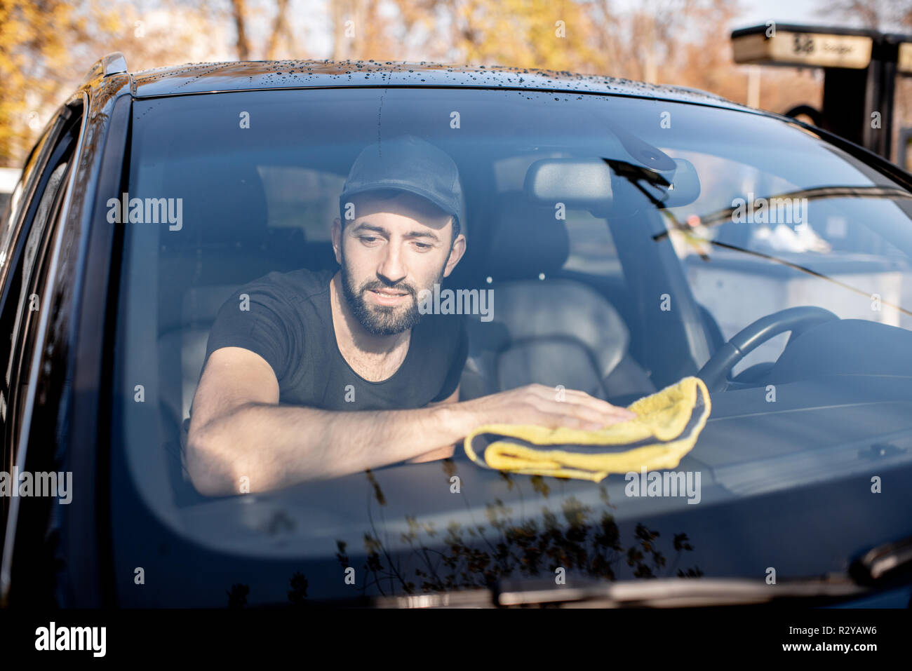 Professional hand car wash hi-res stock photography and images - Alamy